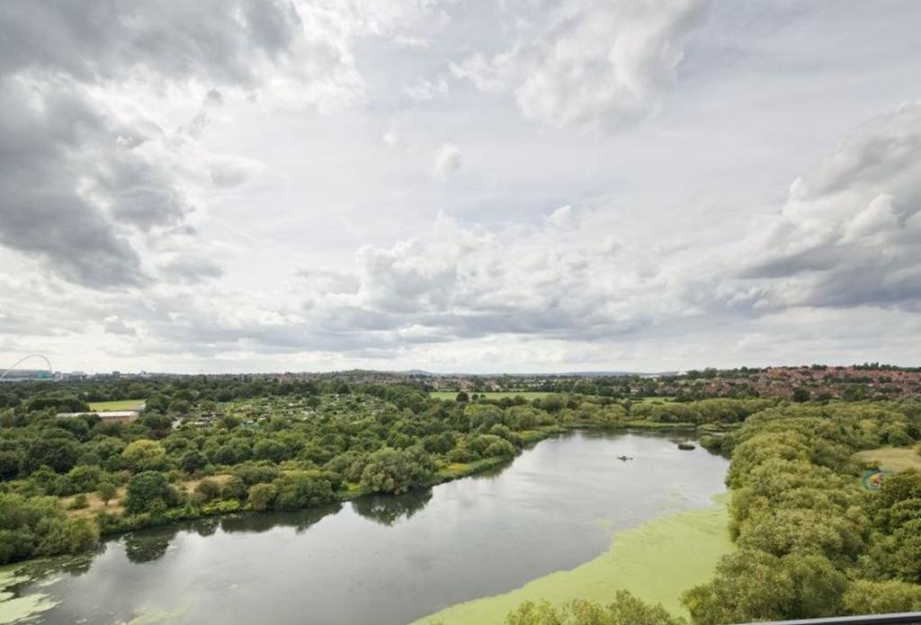 Hendon Waterside in West Hendon is built by Barratt London